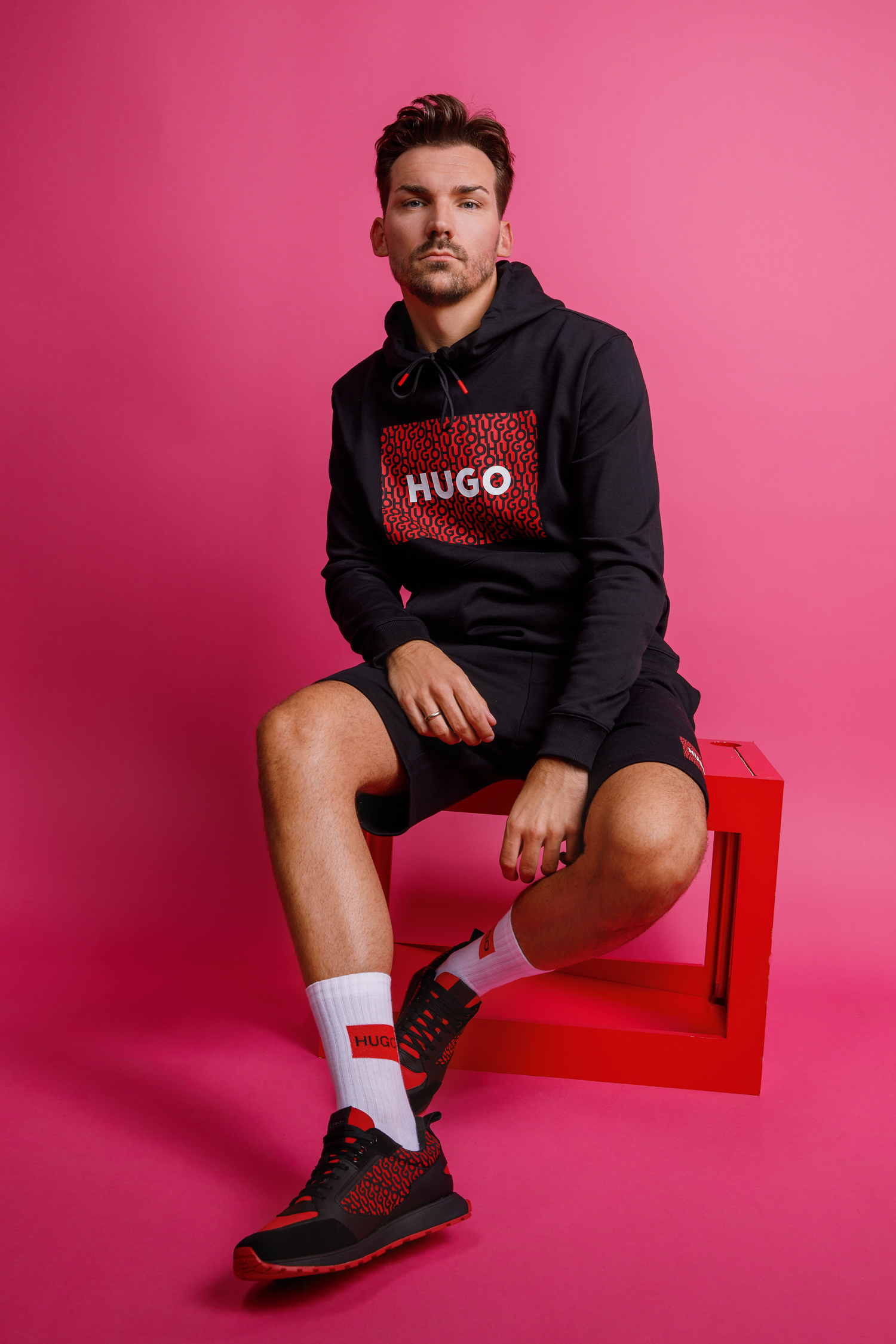 HUGO Look Men | Herren | MAGAZIN SUMMER 2022 | Magazine | EGO_IST ...